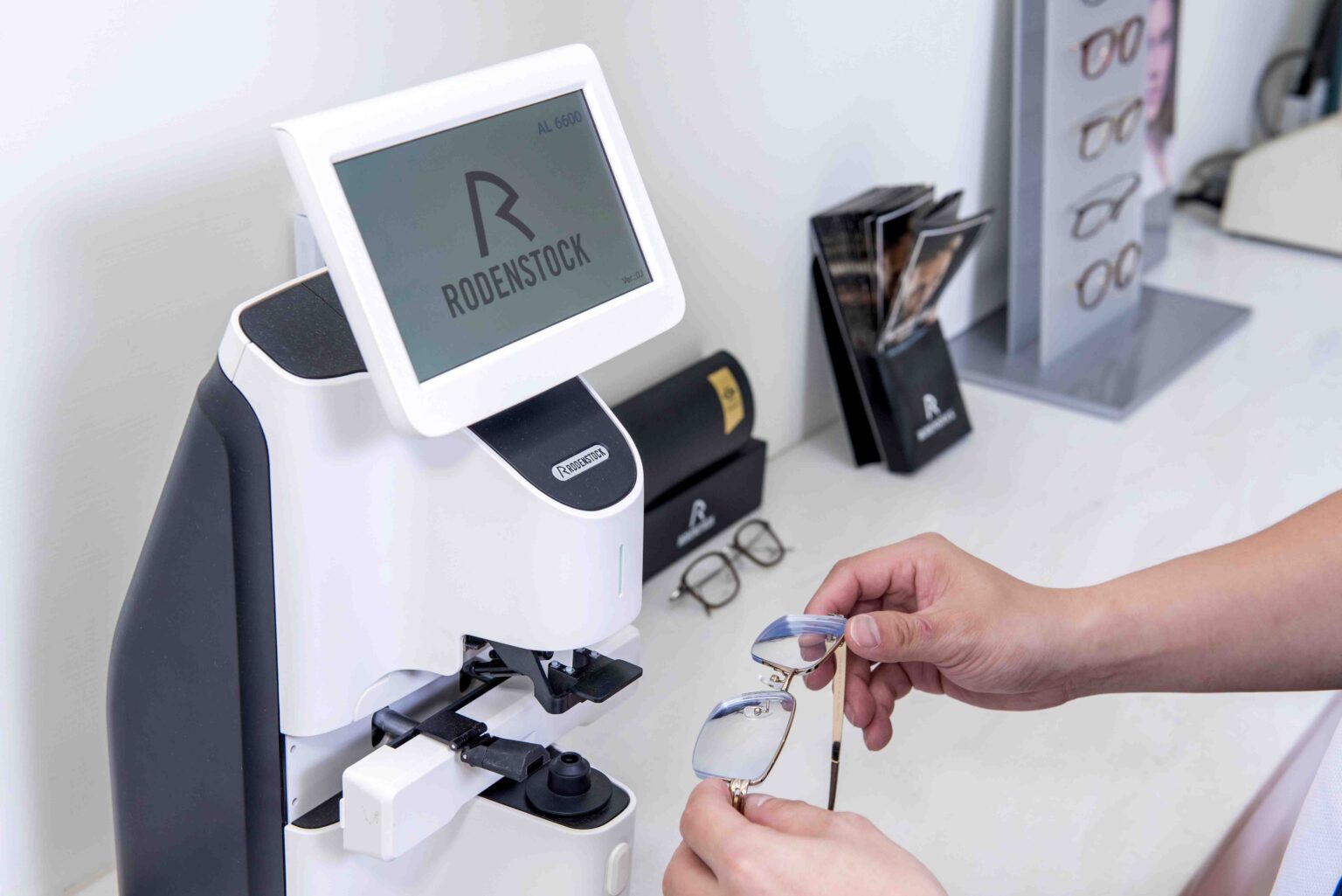 Rodenstock羅敦司得-變色鏡片(ColorMatic® IQ 3) | Rodenstock 羅敦司得